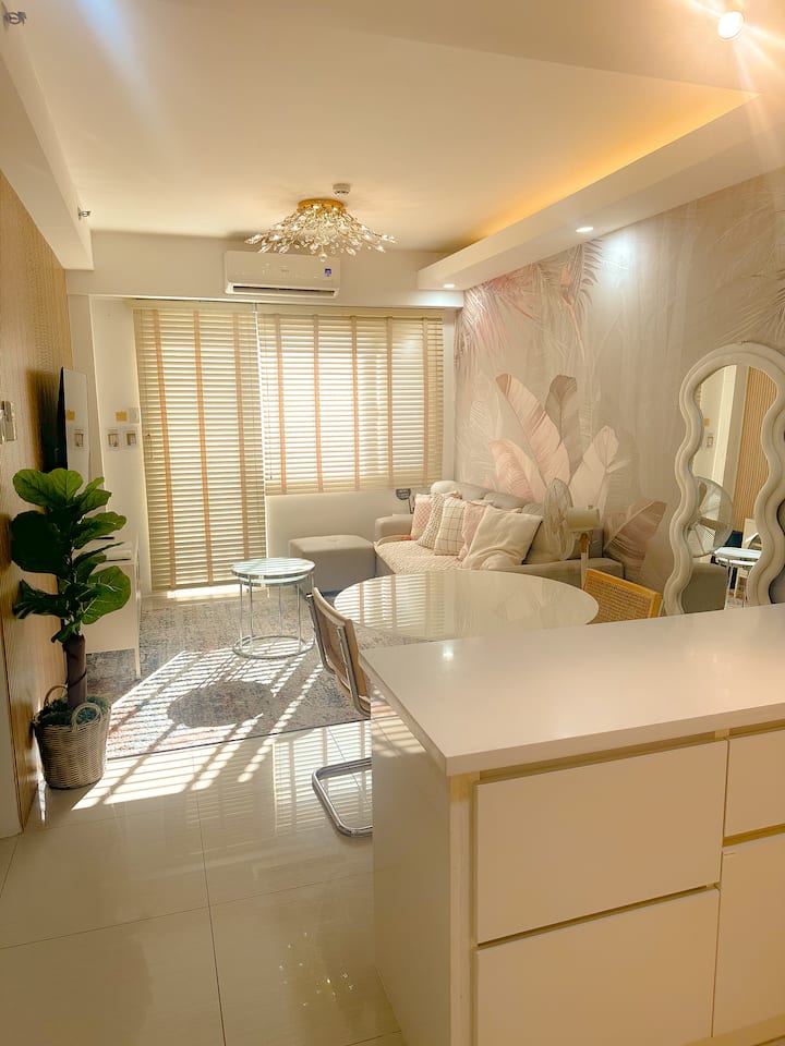 2 Bedroom Unit W/ Free Car Parking Near Moa - Manille