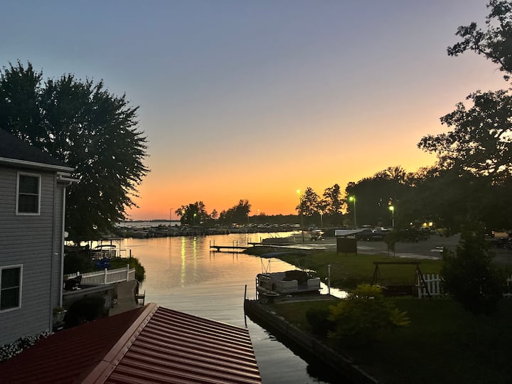 Relaxing Lakeside Living - Indian Lake State Park, Lakeview