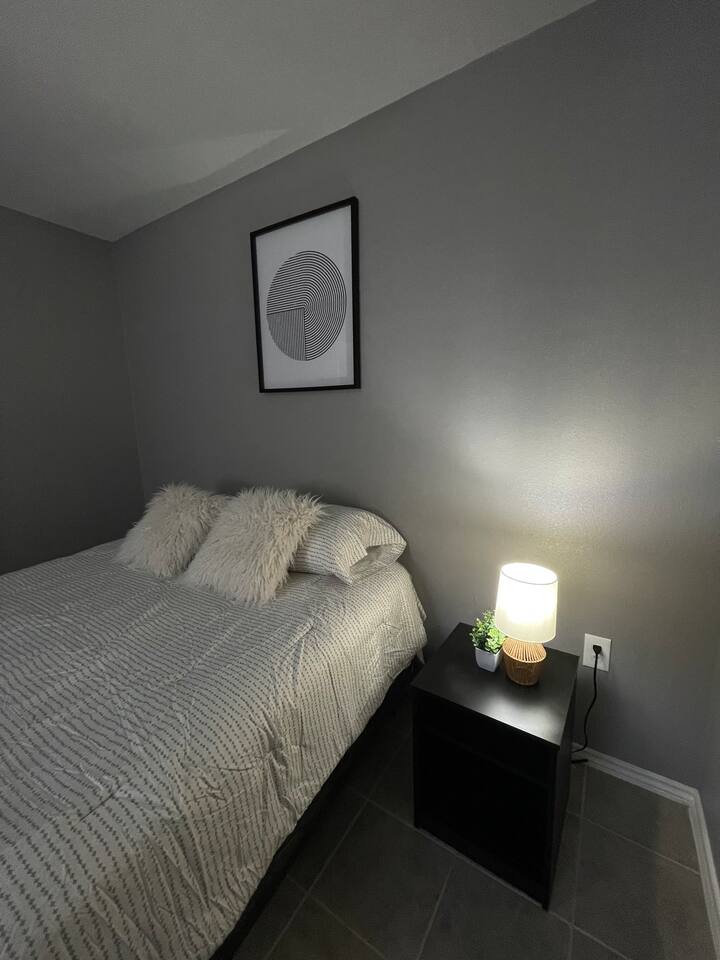 Gated 1 Bedroom Apartment #2 - Laredo