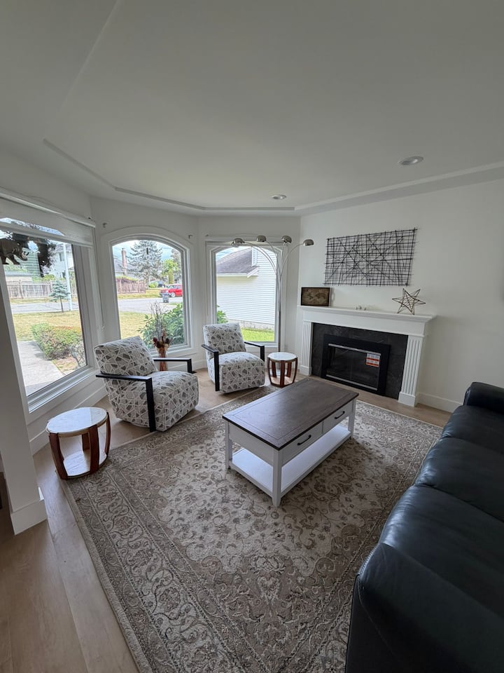 Warm Nest Stay | Newly Renovated 4br Garden Home - Langley