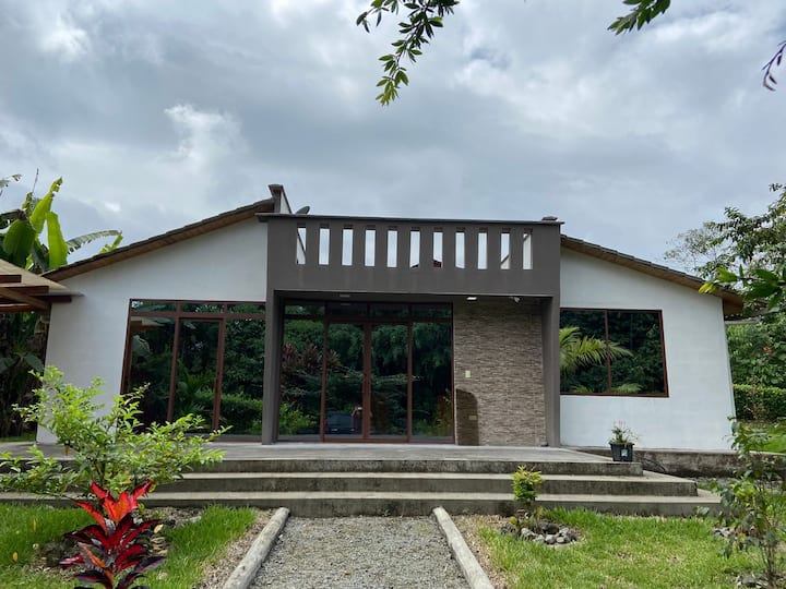 Casa Amplia En Arasha Resort - Pedro Vicente Maldonado