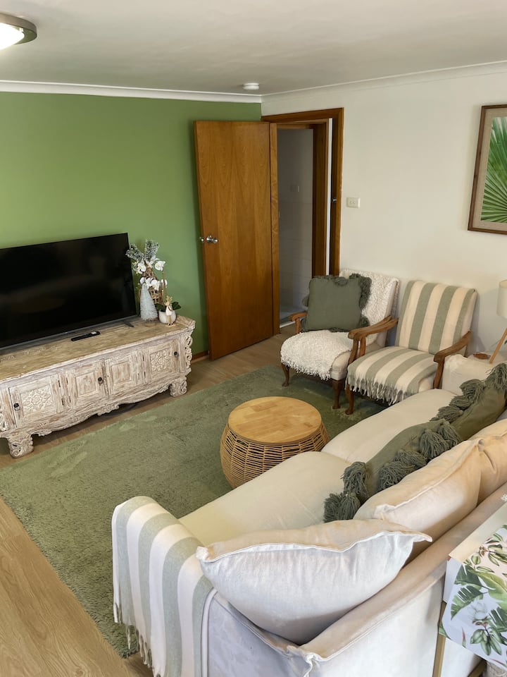 Lakeside Flat - Belmont
