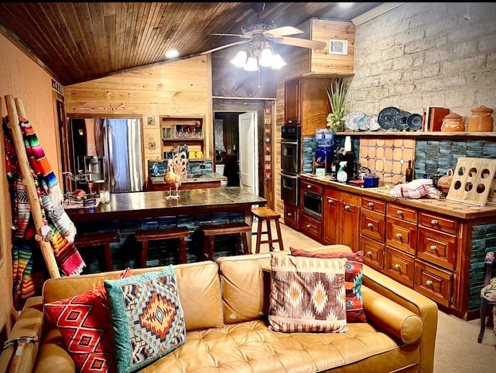 Luxury Cottage Rental In Hico! - Hico, TX