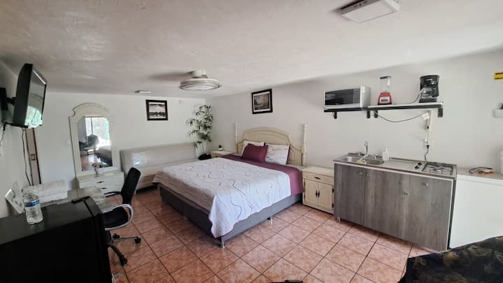 Studio 2, Equipped, Kitchen, Private Bath, Terrace - Guadalajara