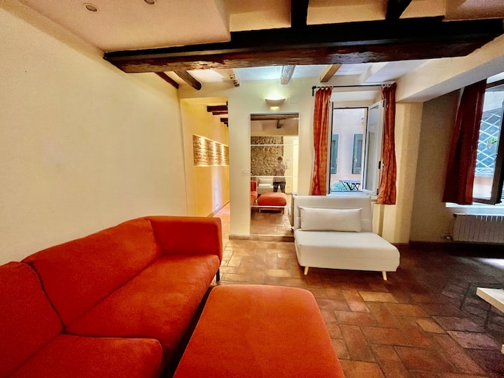 The Courts Of Via Fondazza - Historic Center - ボローニャ