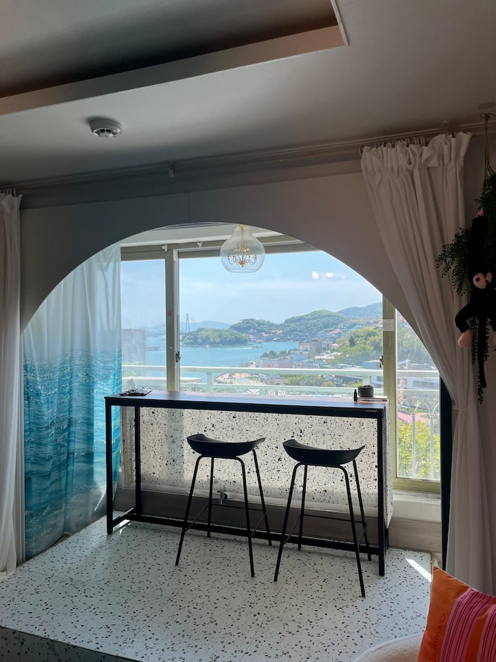 2.침대2개 퀸,싱글/거실,침실분리/세스코관리/낭만포차도보가능/오션뷰/장군도/돌산대교뷰 - Yeosu-si