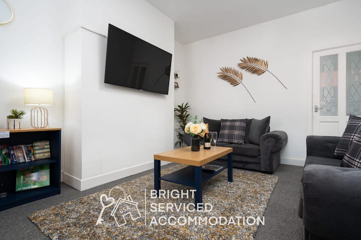 Laburnum House | Free Parking | Garden | Modern - Blackpool