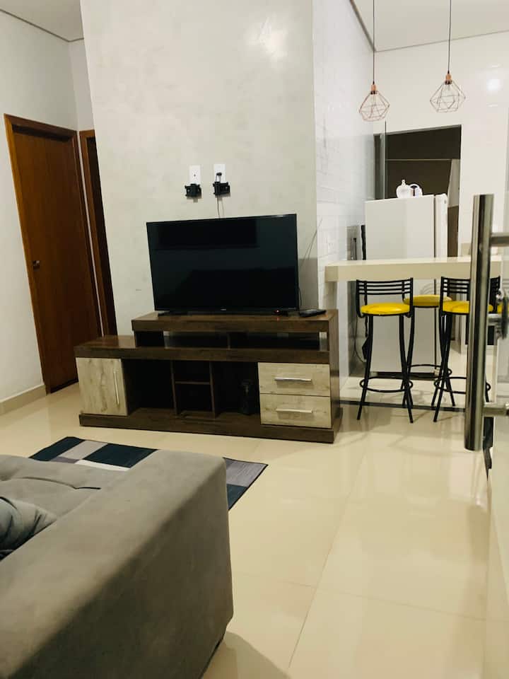 Casa Confortável, Com Garagem Privativa. - Montes Claros