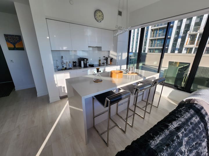 Sunnybrook 1 Bdrm 2 Bath Corner Terrace Condo. - Toronto