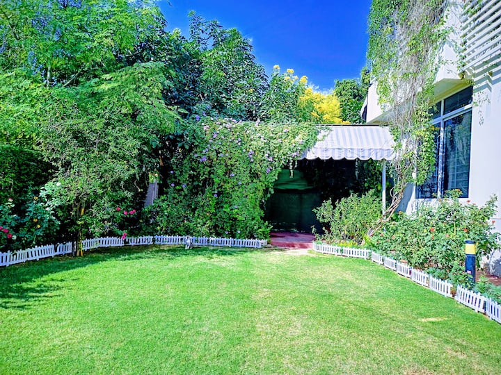 Entire Family Villa W/ Private Garden & Parking - Pakistan