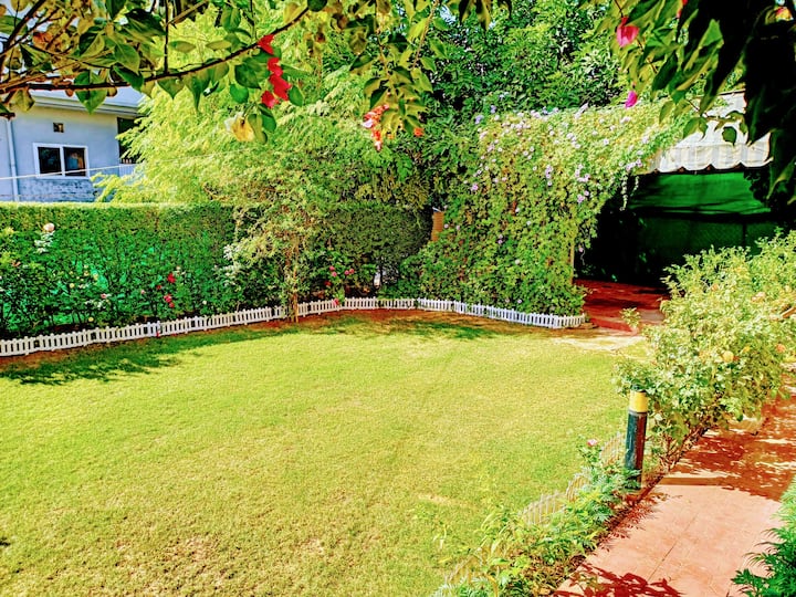 European Style Layout Entire Family Villa &Parking - Islamabad