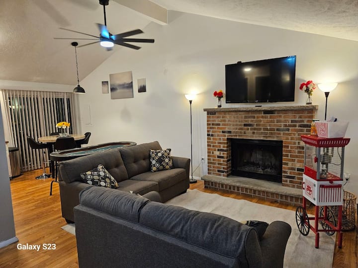 Pocono's Cabin - Tobyhanna, PA