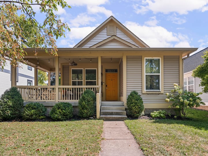 2 Bed, 2 Bath, Fenced Yard - 5 Min From Downtown - Indianapolis