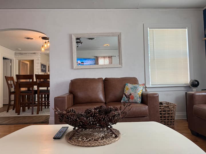 Eclectic Home In Midland - Midland