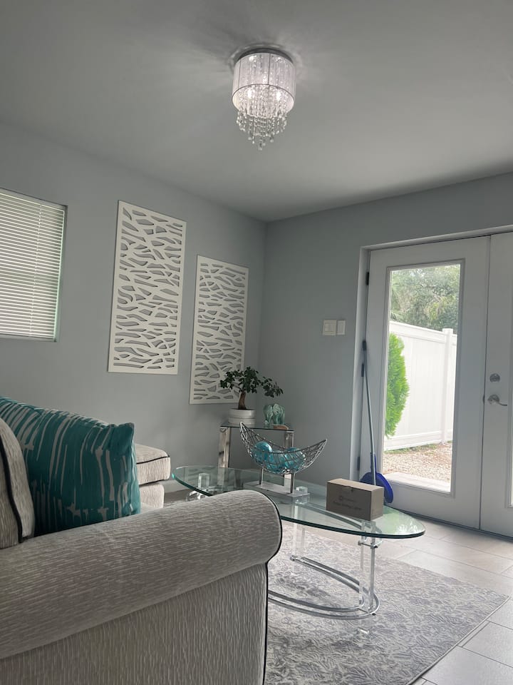 Beautiful Cozy Cottage - Orange City, FL