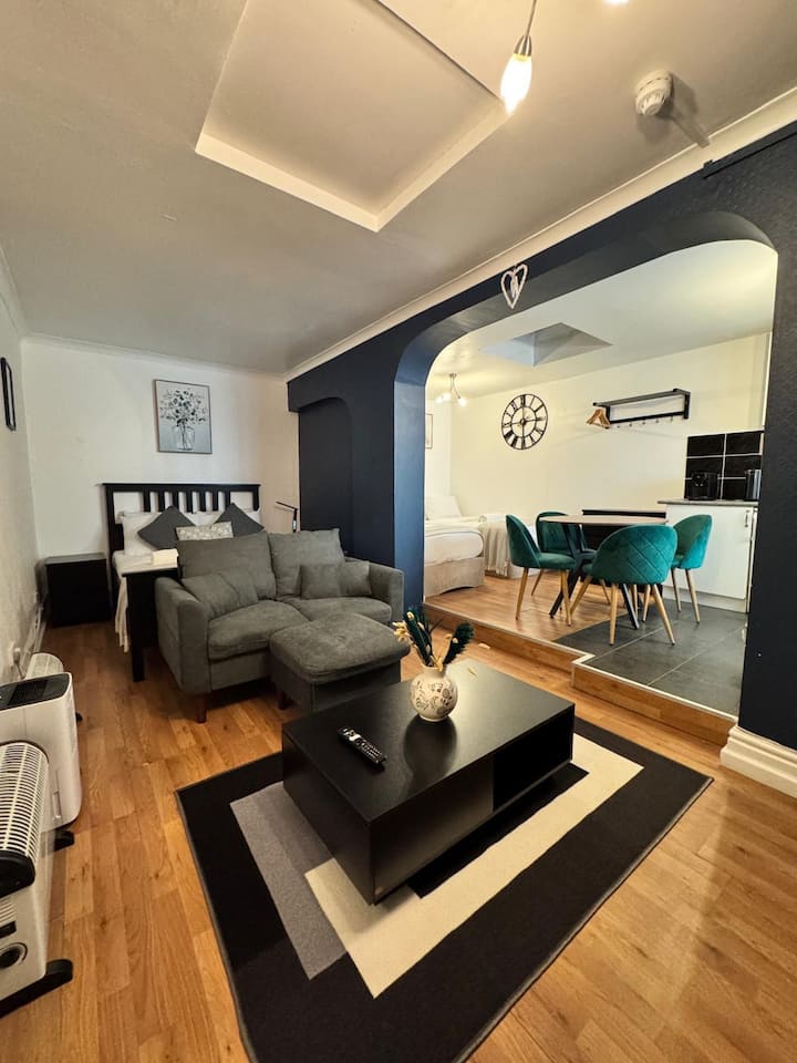 Studio Flat At Russell Square - Brighton and Hove