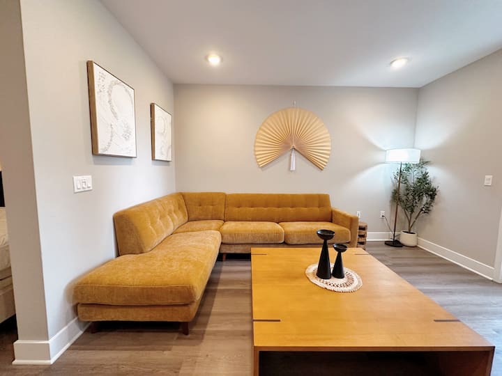 Irvine Studio| Ground Floor Cpw Parkplace Area - Costa Mesa, CA