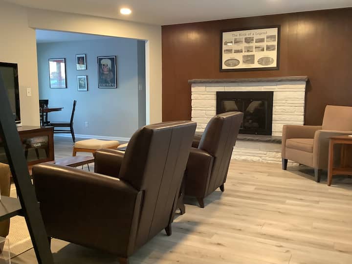 Green Bay Retreat Between Lambeau Field & Airport. - Green Bay, WI