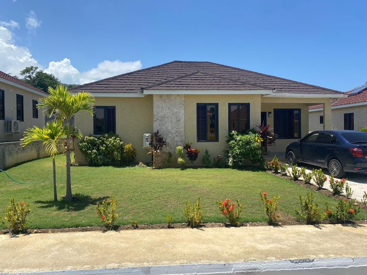 Luxe Escape - Ocho Rios