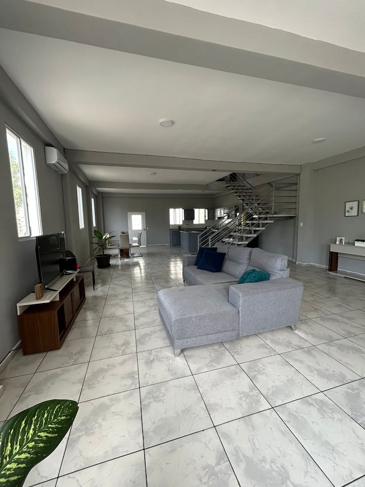 A Place To Relax And Enjoy. - Santa Ana