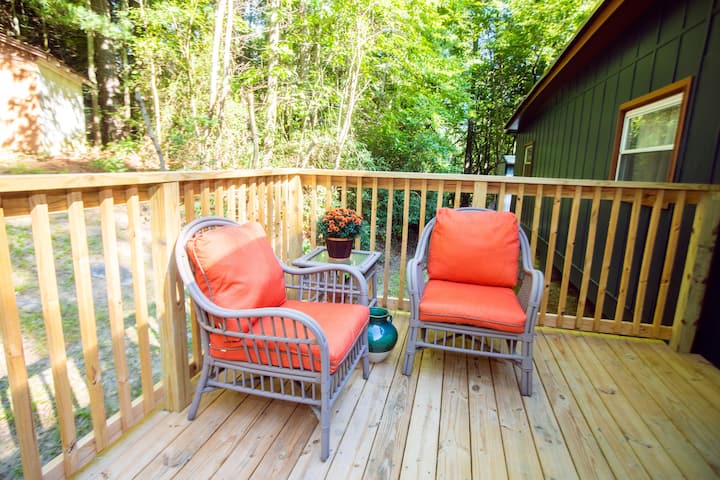 The Farmhouse In Pisgah Forest - Brevard, NC