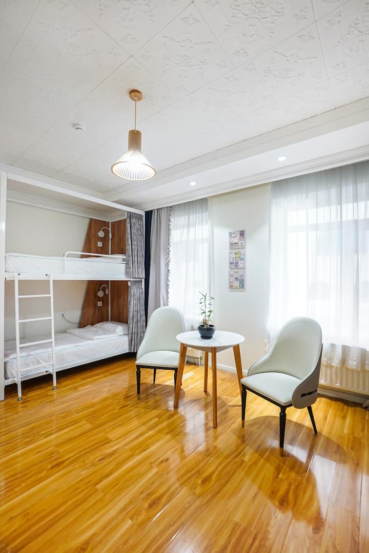 Room#3 3bunk Beds With Wc@whitehostelmongolia3 - 울란바토르