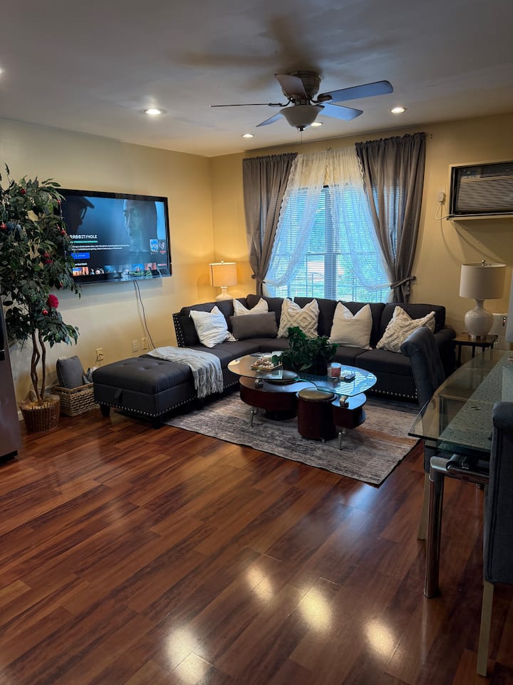 Beautiful & Warm Garden Apartment - Brooklyn, NY