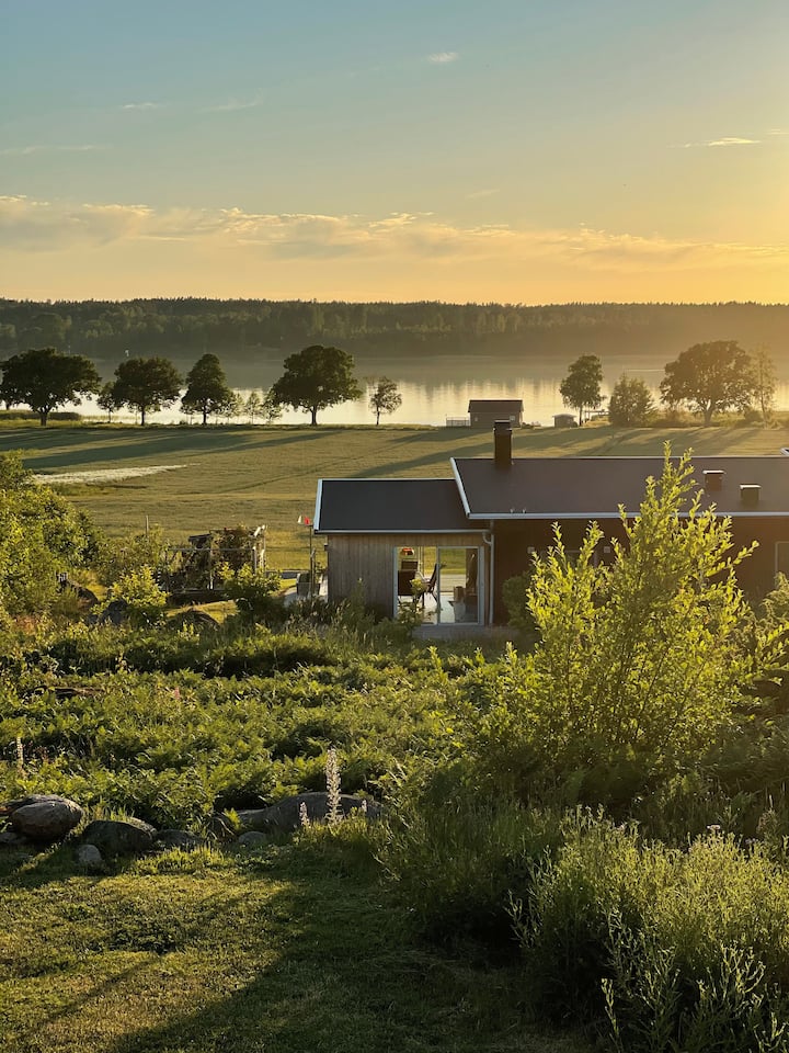 Wonderful House With Lake Views - Sweden