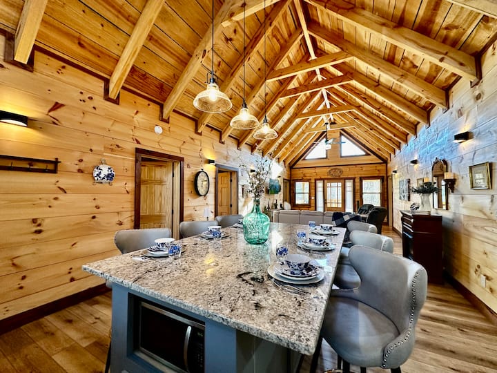 Cozy - Lux Cabin | Near Dt | Fully Accessible-ramp - Blue Ridge, GA