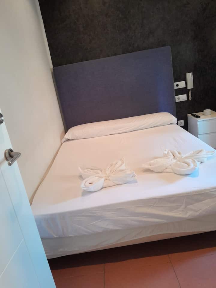 Habitación En Piso Compartido - Paterna