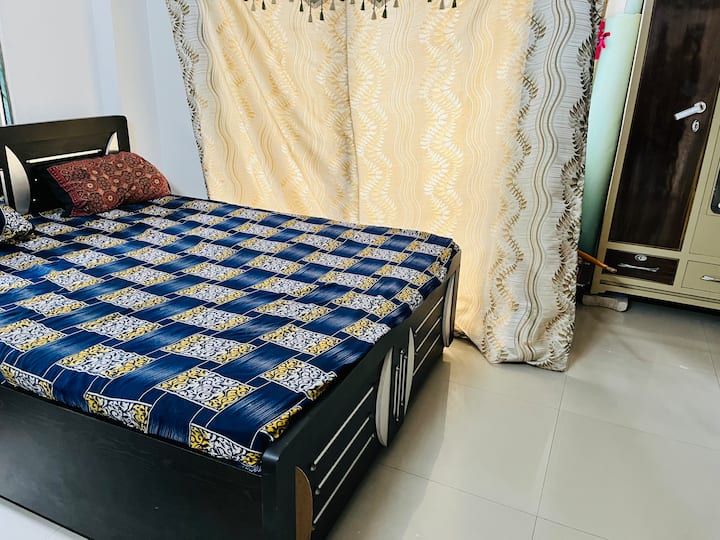 Luxury Oasis: 3br, Hall,3 Storey - Ahmedabad