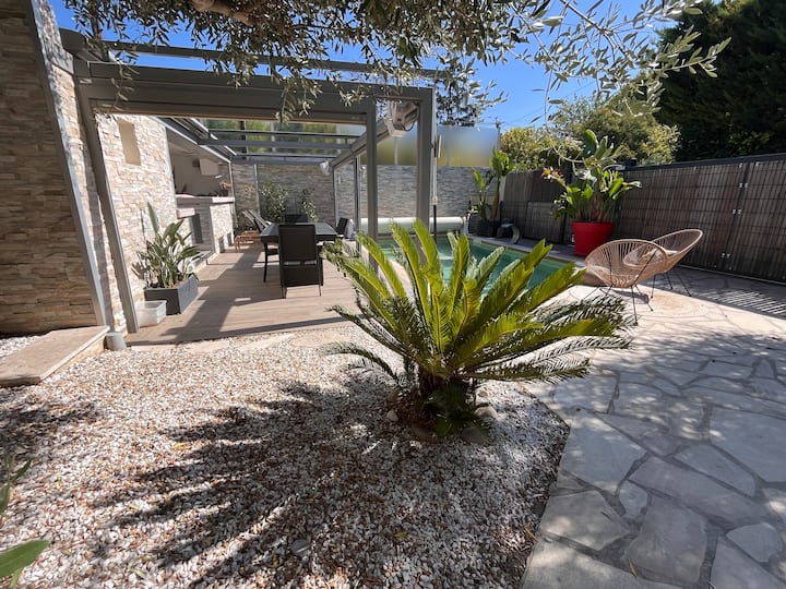 Villa Design Avec Piscine, Calme Proche Métro - Marseille