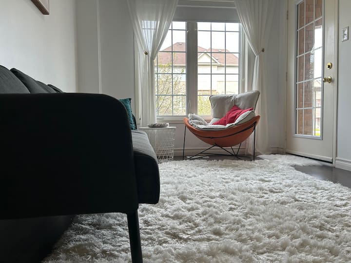 Fully Furnished Townhouse Ajax - Pickering