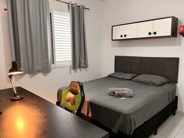 Queen Suite For Digital Nomads - Santos