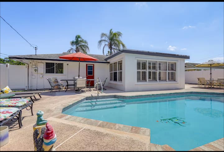 Prime Location W/pool - Palm Beach Gardens, FL