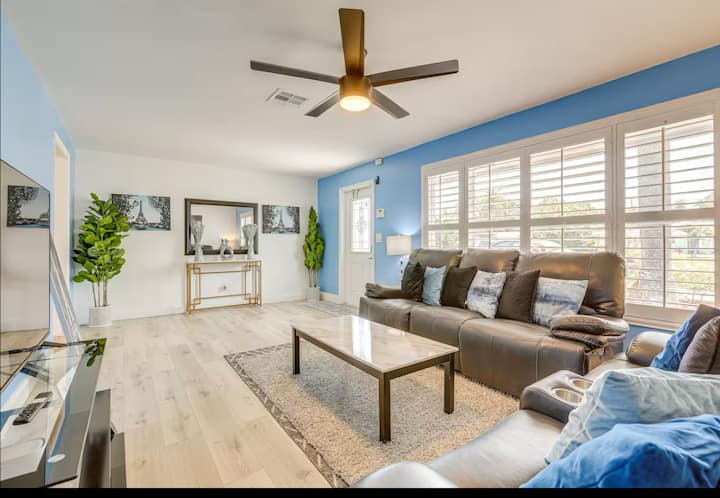 Prime Location W/pool - Palm Beach Gardens, FL