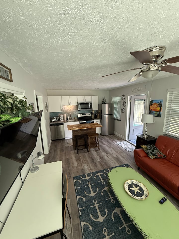 875 Oasis #1. Location! - Vero Beach, FL