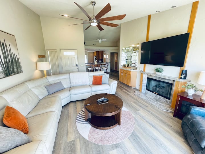 Fabulous Views & Modern Charm - Palm Desert, CA