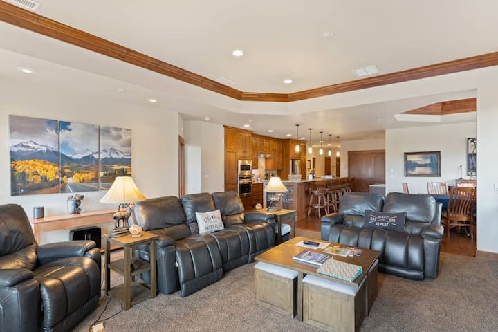 Upscale 4br Mountainview 4th-floor | Balcony - Steamboat Springs, CO