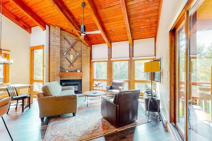 Top-floor 3br Condo With Pool/hot Tub - Steamboat Springs, CO