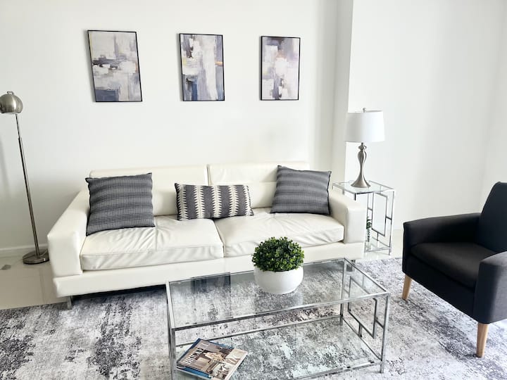 Modern Condo At The Heart Of Brickell - Miami