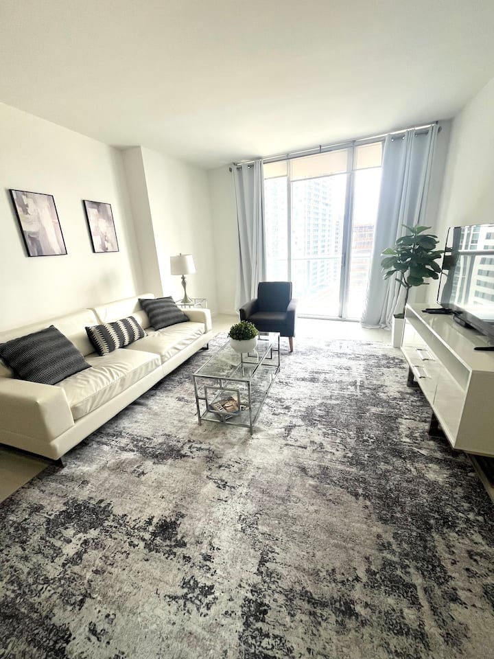 Modern Condo At The W Hotel In Brickell - Miami, FL