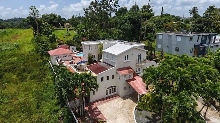 Family And Friends Village - San Juan, Puerto Rico
