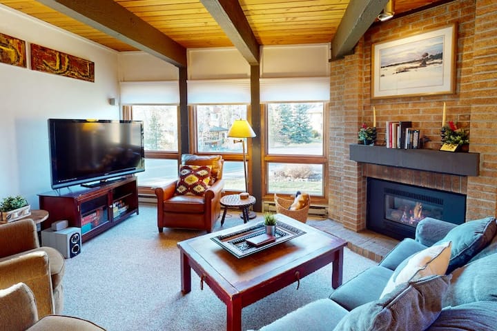 Perfect 2br At Lodge 1st-floor | Fireplace | Pool - Steamboat Springs, CO