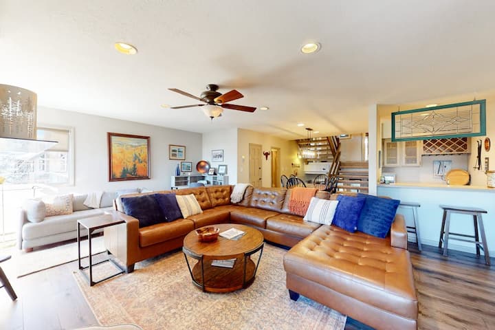 Updated 4br La Casa Condos 2nd-floor | Deck - Steamboat Springs, CO
