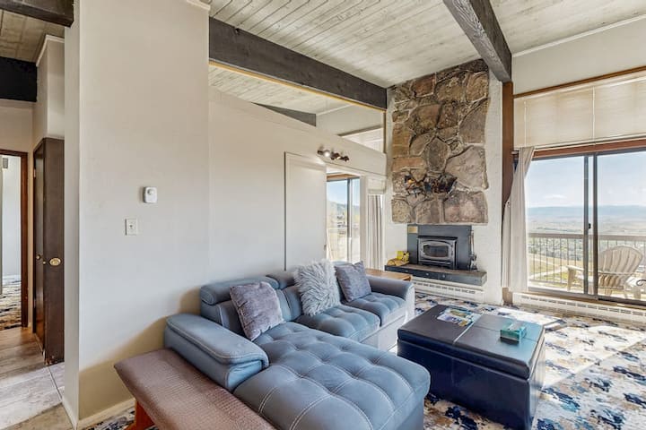 Amazing 2br Ski In/out Mountainview | Balcony - Steamboat Springs