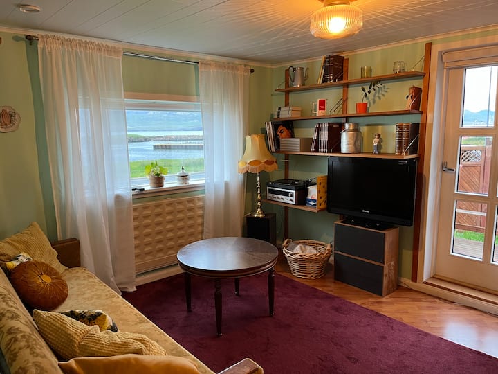 ÁSgarður - A Cozy Home By The Seaside - Groenland