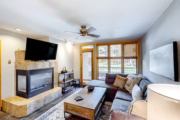 2br Condo With 4 Pools, 10 Hot Tubs, Gym, Tennis - Steamboat Springs