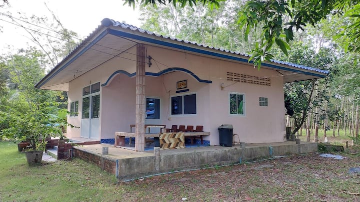 บ้านพักผ่อน - Laem Ngop