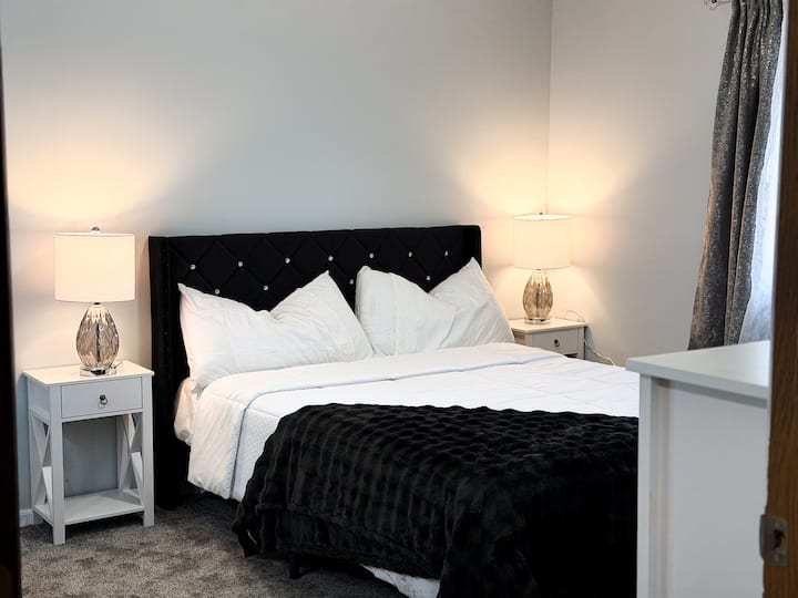 Cozy Island House - Grand Island, NE